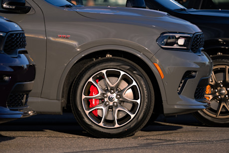 Le Dodge Durango R/T 2026 gagne 0,7 litre et 115 chevaux - AutoHebdo.net