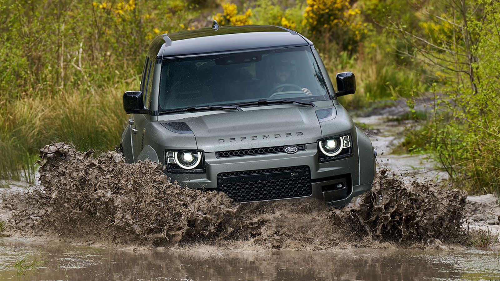 2025 Land Rover Defender Octa Unveiled with 626-HP V8 - AutoTrader.ca