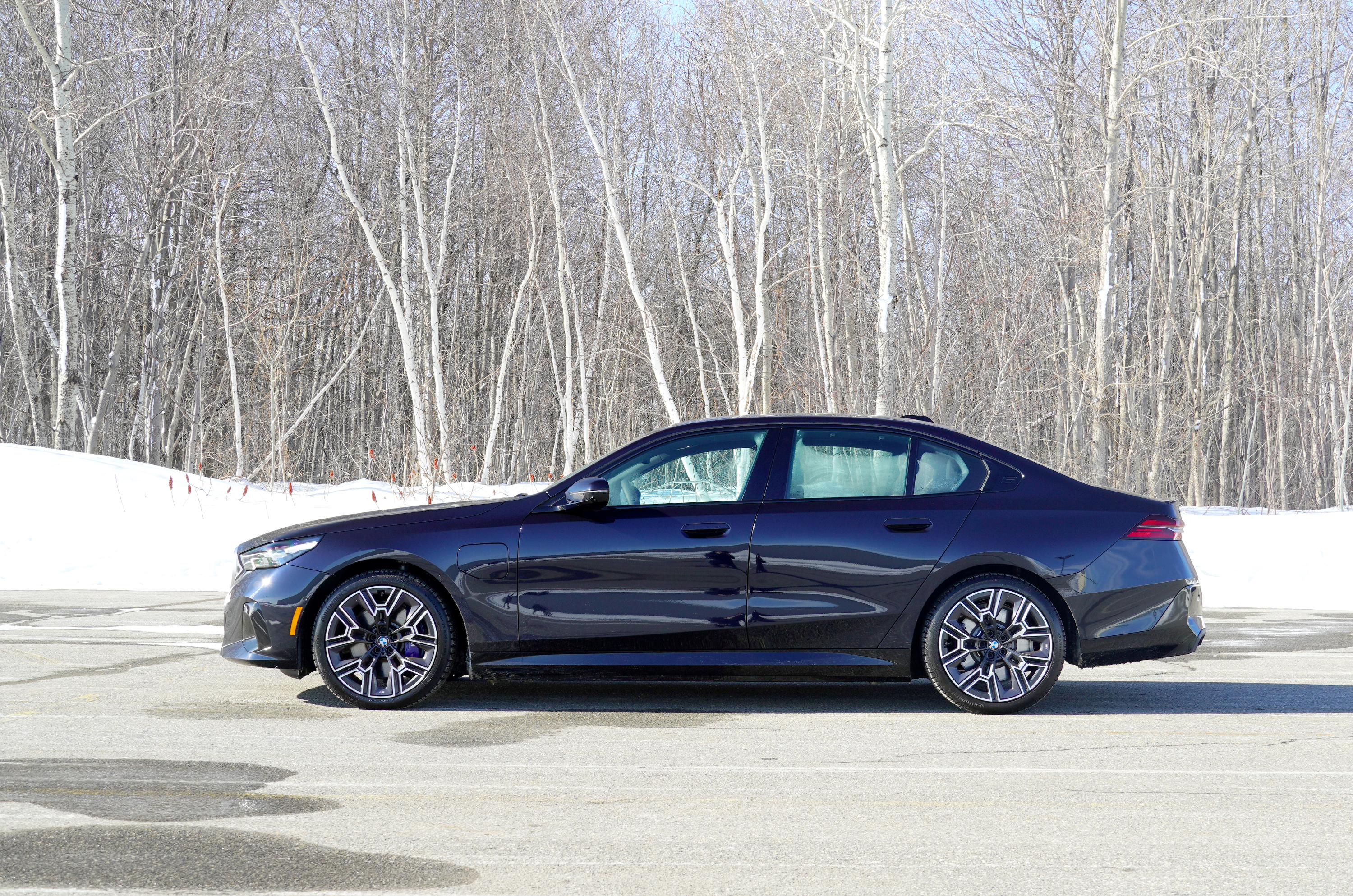 BMW 550e xDrive 2025 : essai routier - AutoHebdo.net
