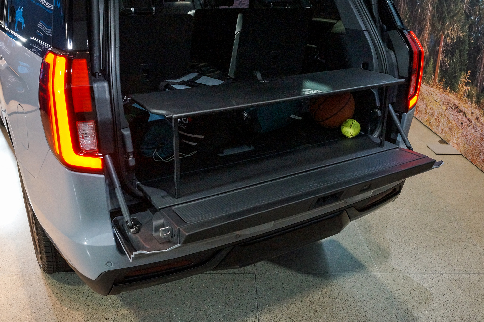 All-New 2025 Ford Expedition Aims to Be a One-Car Wonder for Families ...