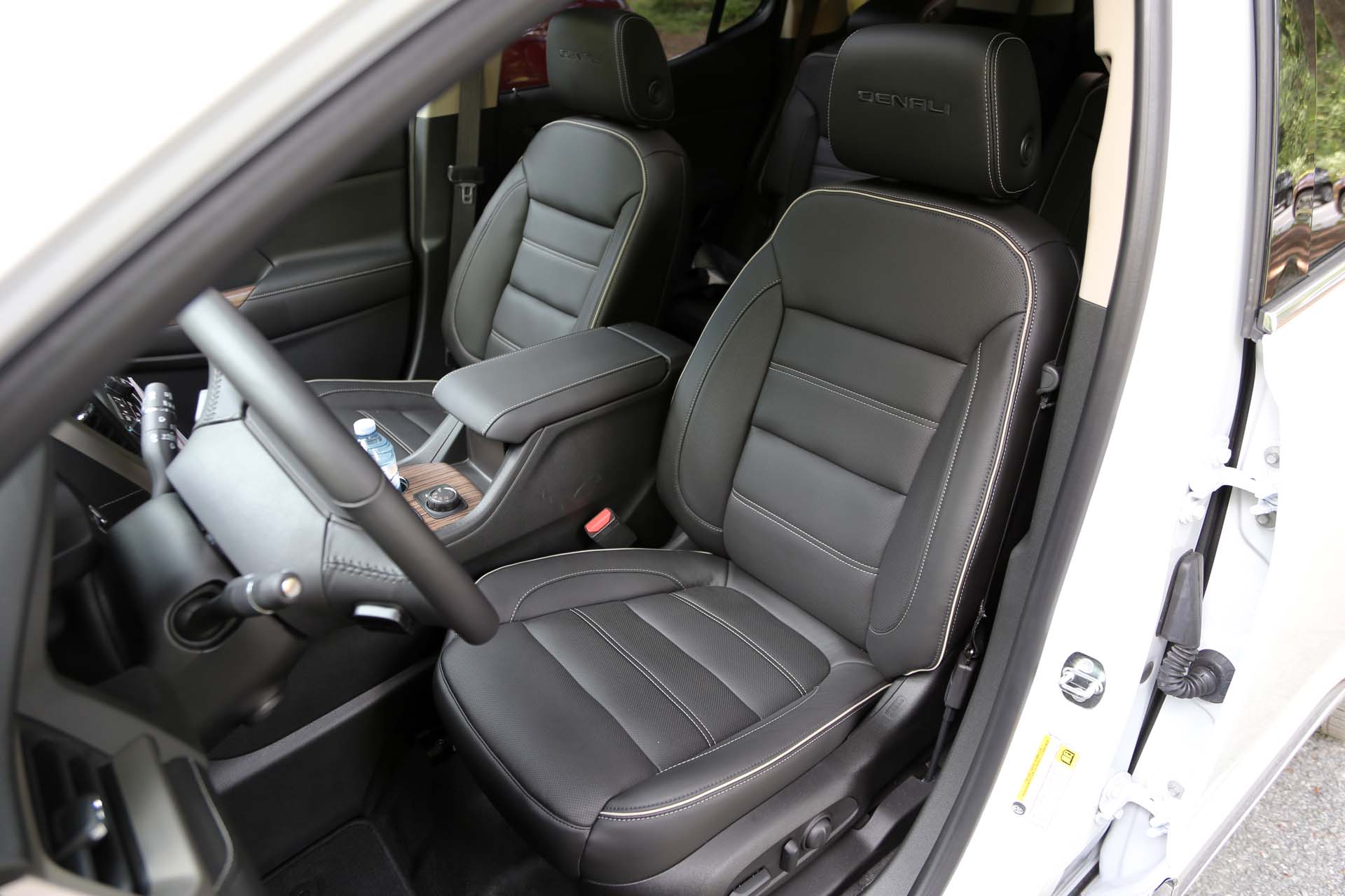 2017 GMC Acadia First Drive Review - AutoTrader.ca