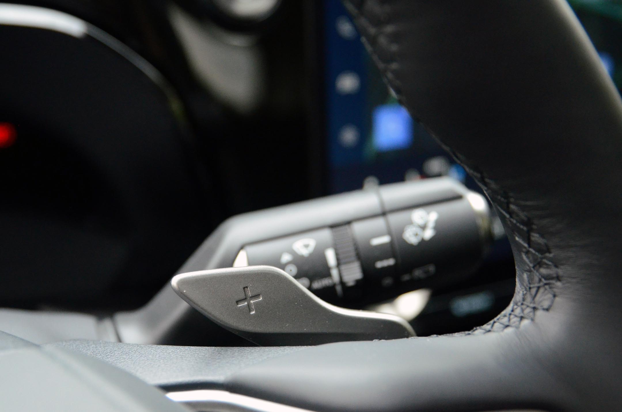 Paddle Shifters 101: What They Are and How to Use Them - AutoTrader.ca