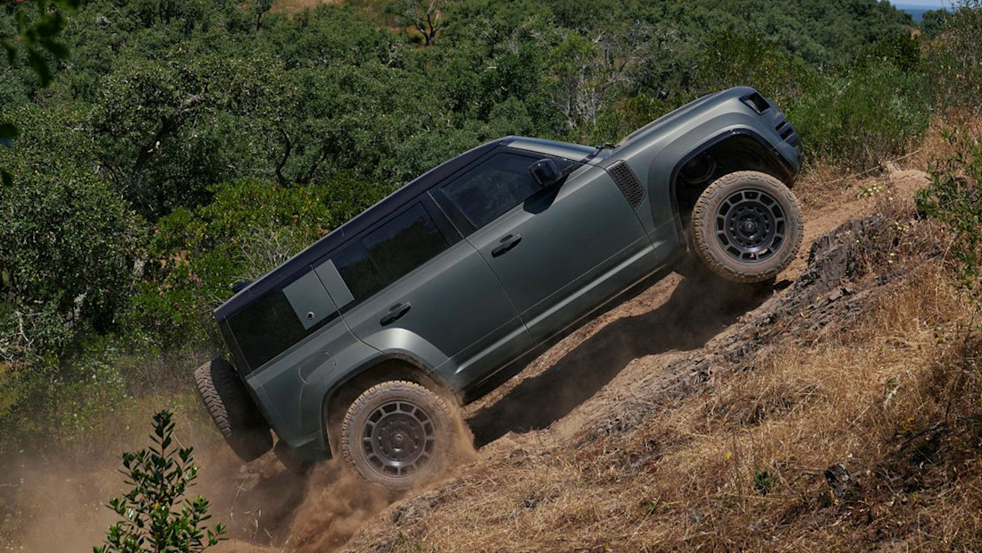 2025 Land Rover Defender Octa Unveiled with 626-HP V8 - AutoTrader.ca