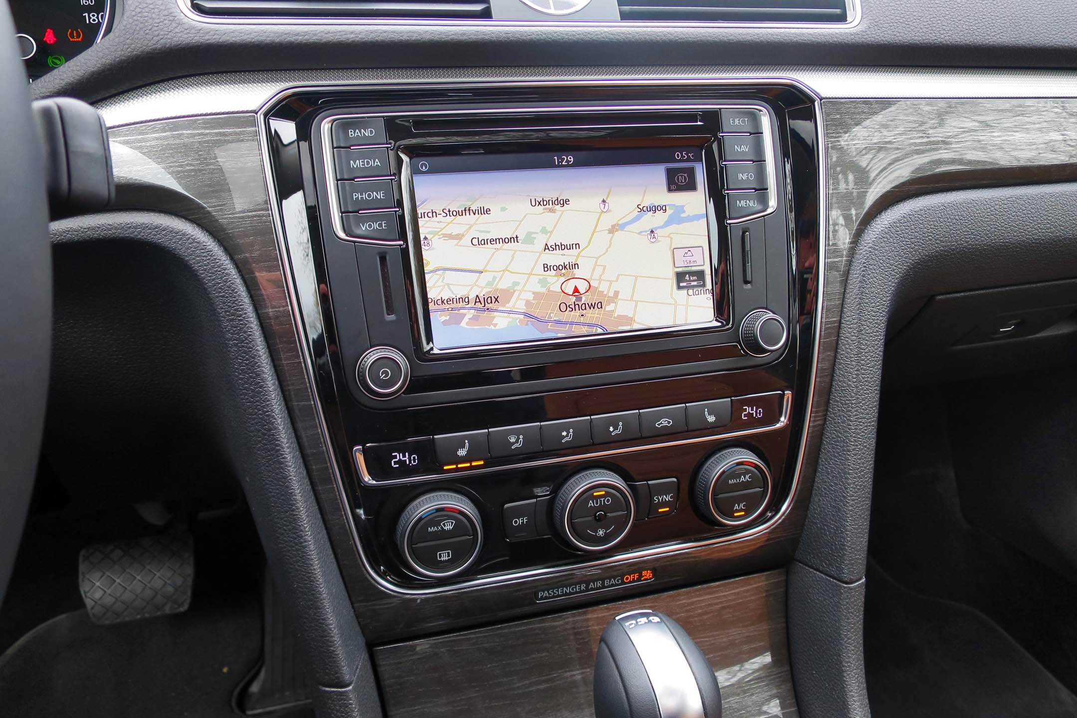 2017 Volkswagen Passat V6 Test Drive review - AutoTrader.ca