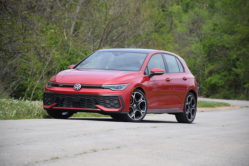 Volkswagen Golf GTI et Golf R 2025 : premier essai - AutoHebdo.net