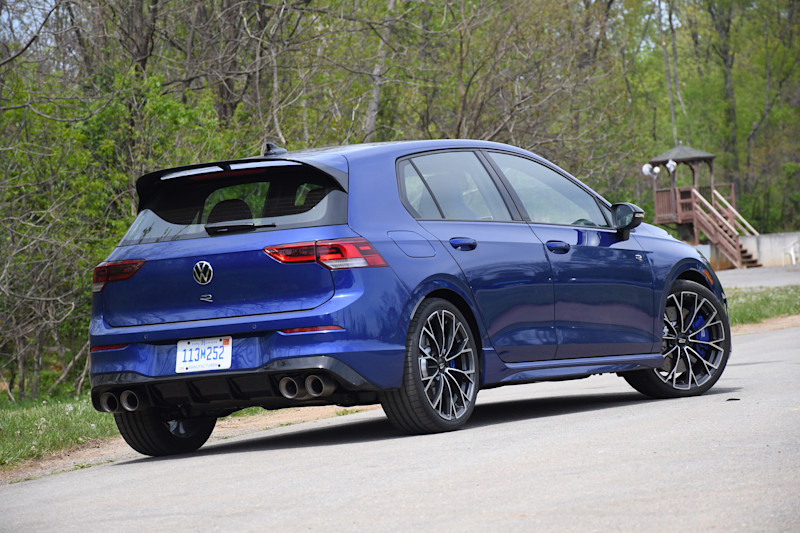 Volkswagen Golf GTI et Golf R 2025 : premier essai - AutoHebdo.net
